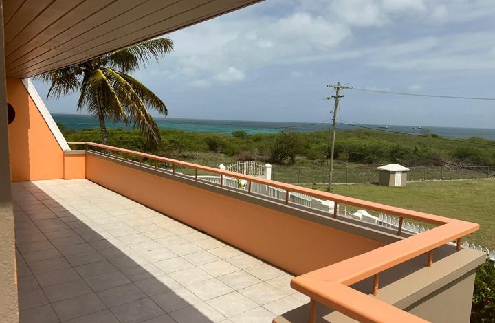 Room – Dove Cove Comfort Suites